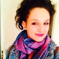 Laura Peretti - Bayt.com